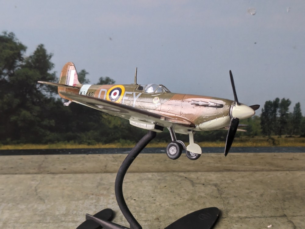 Airfix Blackpool Illuminations Spitfire Mk V – Ms Modeller
